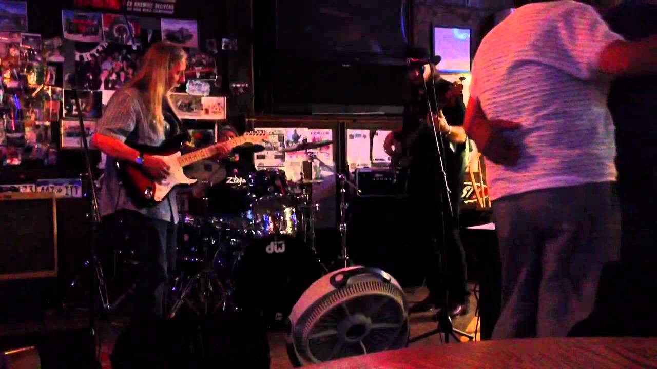 Sammy Dee Morton band at Susie's Bar & Grill - YouTube