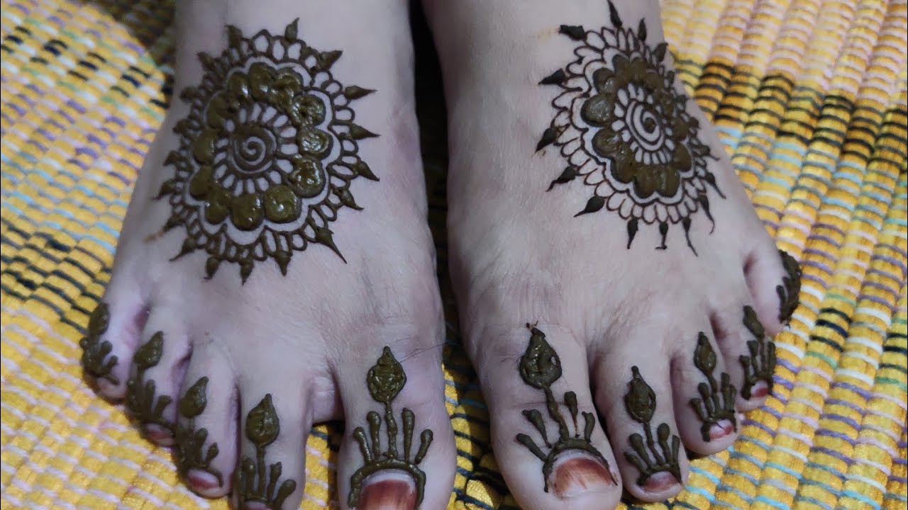 Simple Easy Beautiful & Stylish Mandala Feet Goll Tikki Mehndi Designs ...