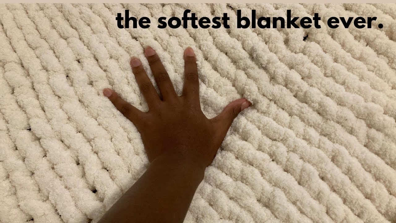 Easy finger knit blanket tutorial for beginners - YouTube