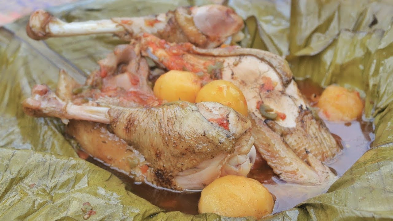 HOW TO PREPARE CHICKEN LUWOMBO IN UGANDA - YouTube