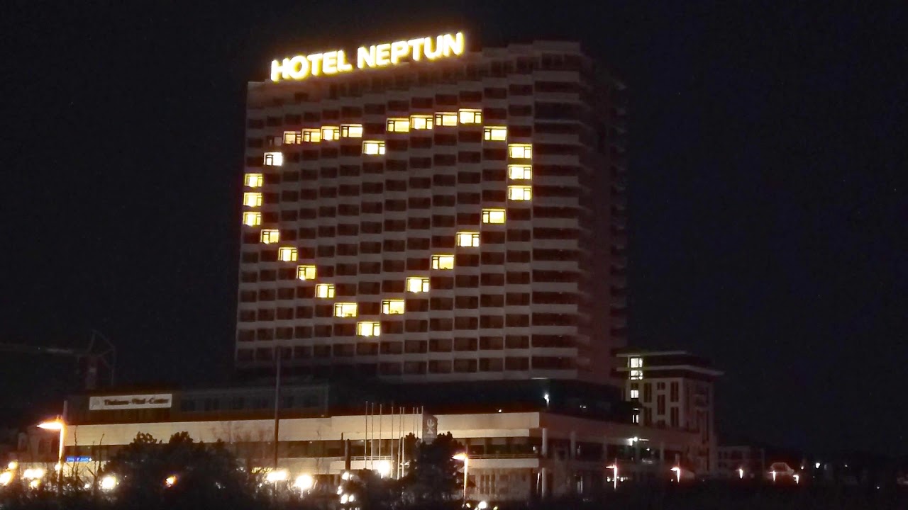 Hotel Neptun in Warnemünde zeigt Herz - YouTube