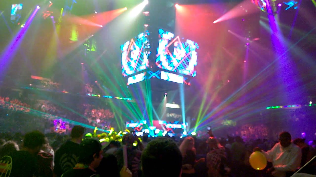 Bassnectar 360 stage - New Years Eve 12/31/15 - YouTube