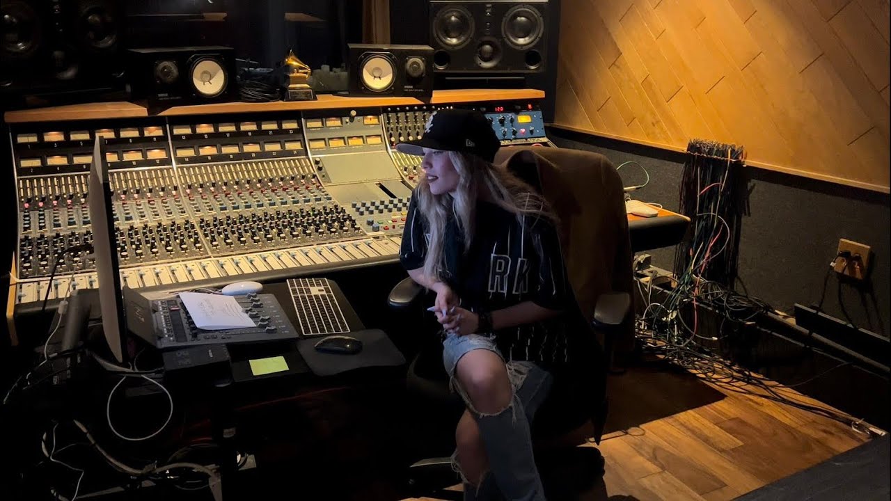 Alexandra Raven Sunny Dayz Official Music Video - YouTube