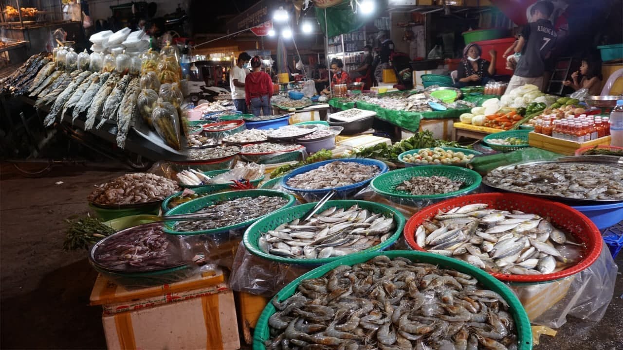 Night Food Market At Phsa Sam Hann - Amazing Street Food At Sam Hann ...
