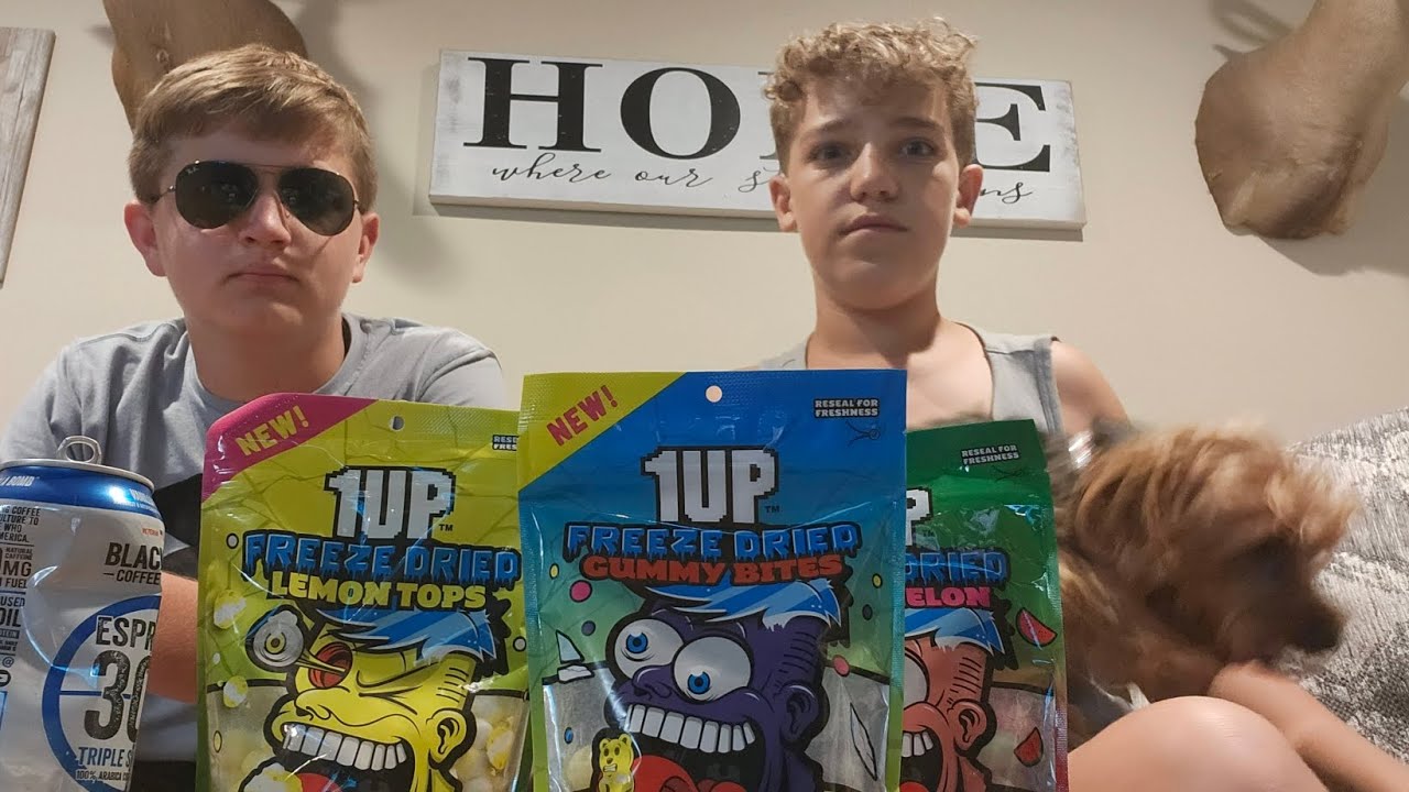 We tried 1UP freeze dried candy - YouTube