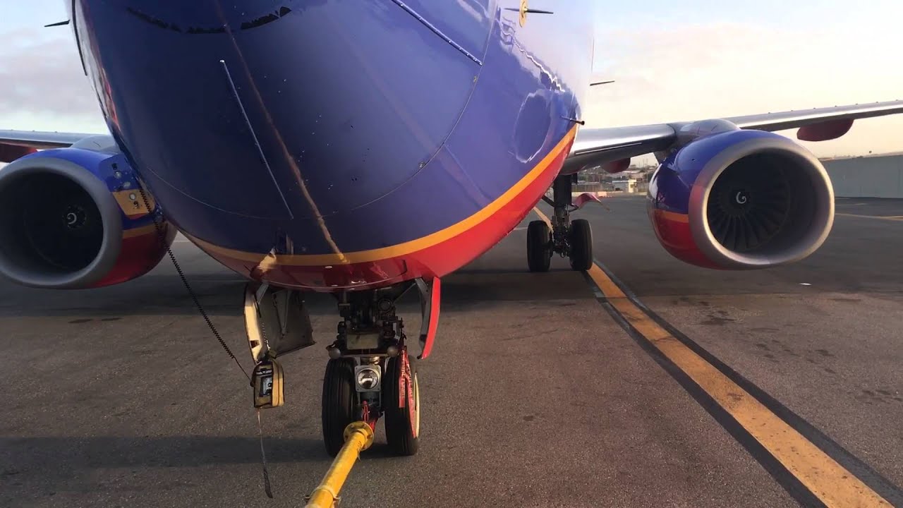 Push Back Southwest Airlines LAX - YouTube