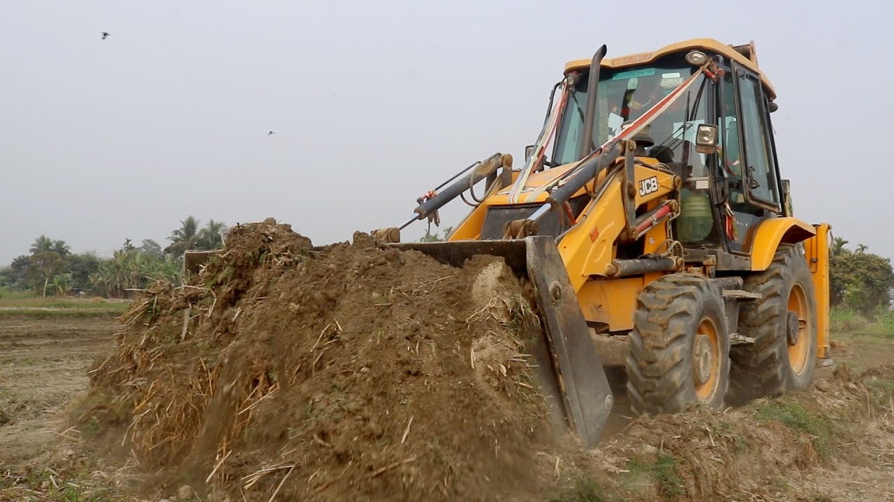Skillful JCB Backhoe Operator-JCB Backhoe-Leveling Ground-3Dx Super ...