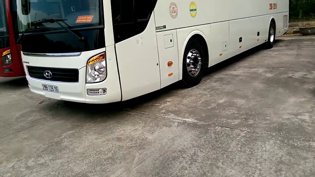 Double Hyundai Universe Xpress Prime 2016 Euro 6 and Universe Noble ...