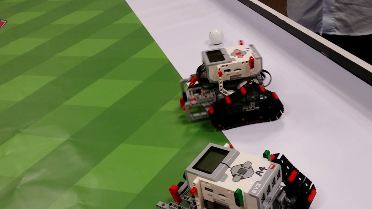 the robot hitting ball - YouTube
