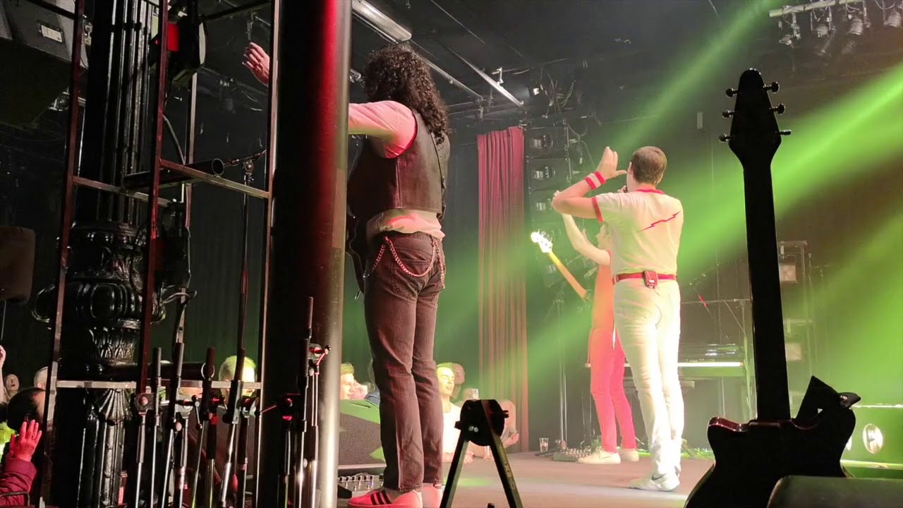 QUEENIE - WORLD QUEEN TRIBUTE BAND - YouTube