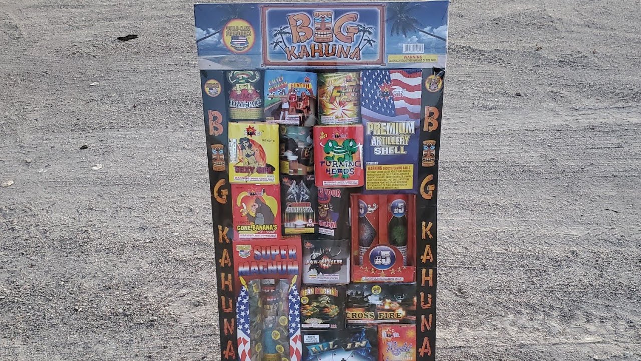 BIG KAHUNA by World Class Fireworks assortment unboxing - YouTube
