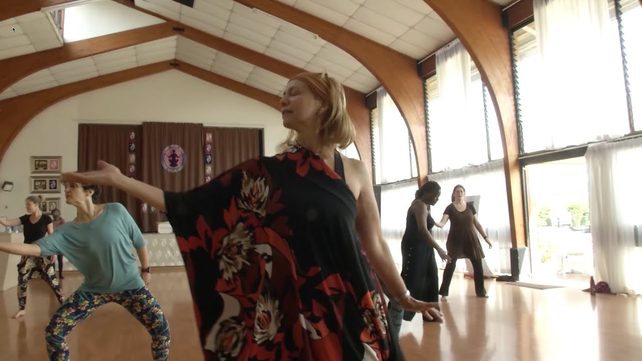 HEALTH & FITNESS - NIA TRAINING - YouTube