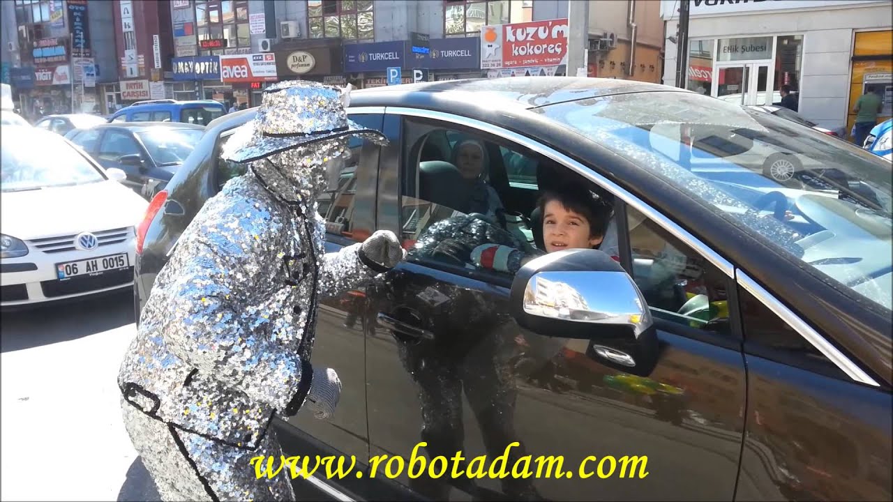 Açılış Organizasyonu World Soroban Etlik Robot Adam Show - YouTube