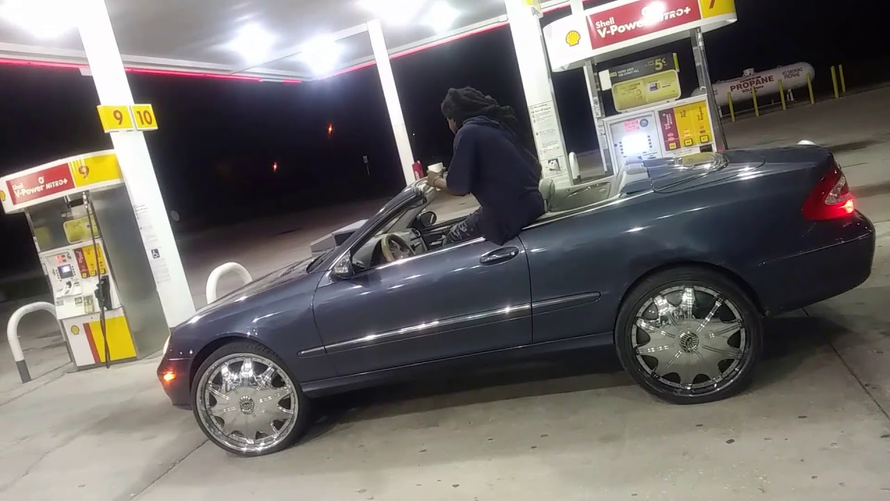 Benz clk 320 on dubs floaters - YouTube