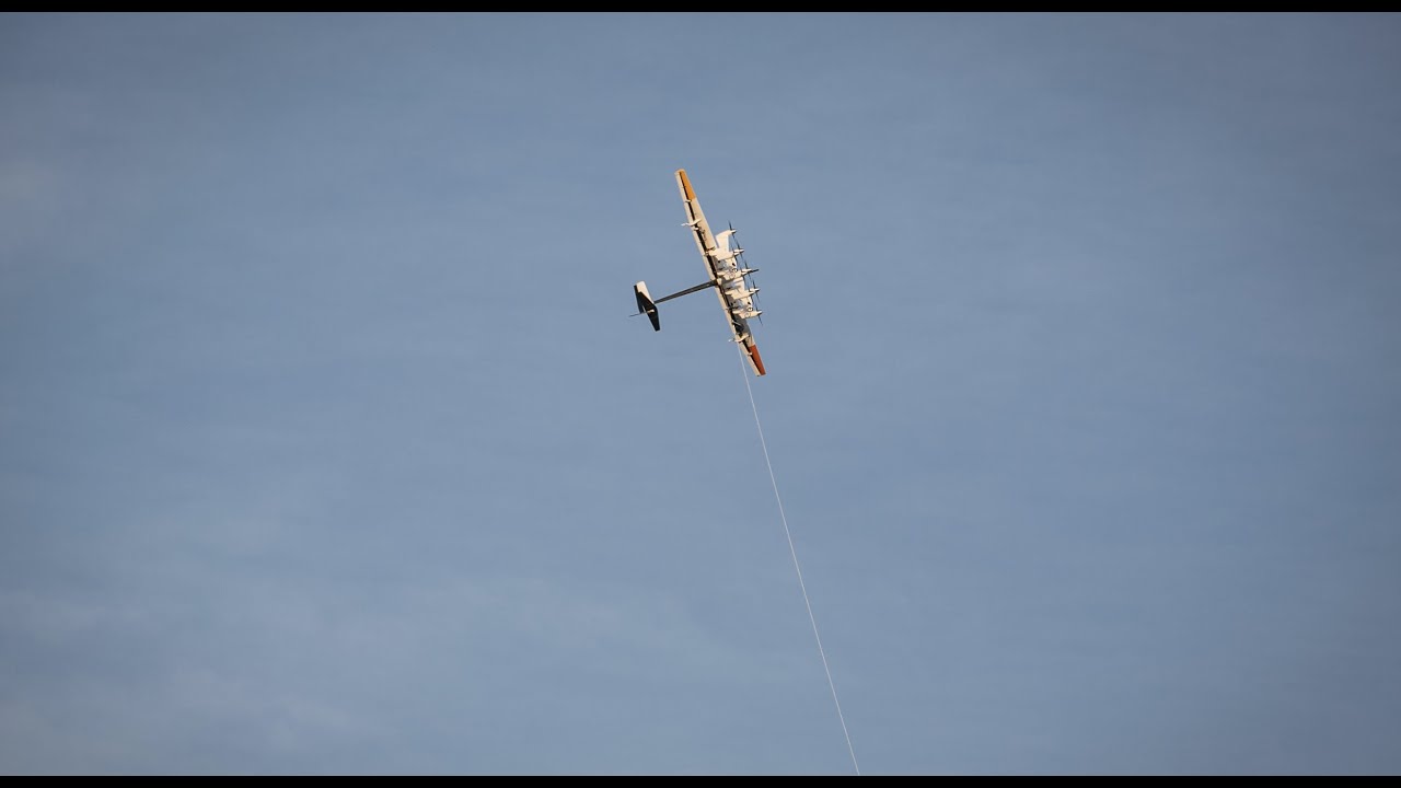 Makani’s first commercial-scale energy kite - YouTube