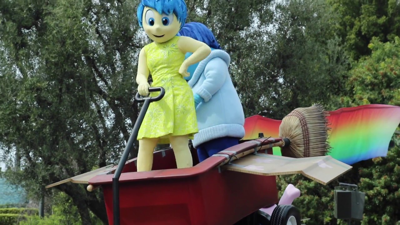 DISNEY PIXAR PARADE Inside Out | HD parade - YouTube