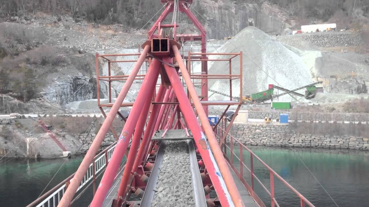 Yeoman Bontrup loading at Bremanger Quarry (3-4 April 2013) - YouTube