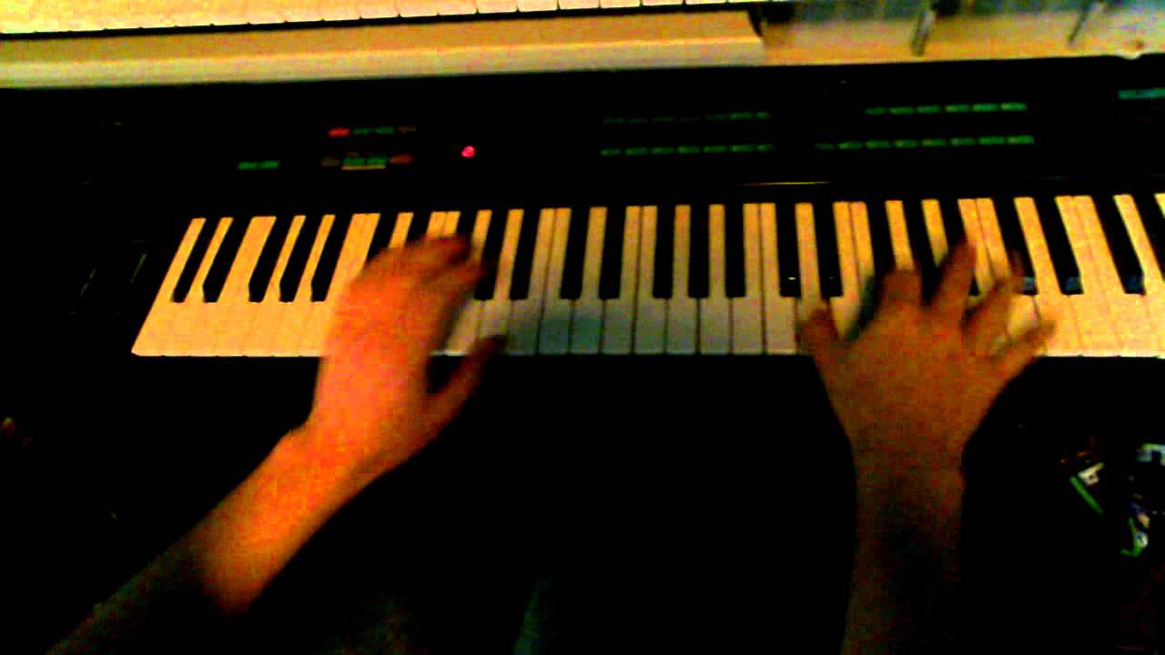 tocando el bajo y la charcheta de banda machos (ludivina) - YouTube