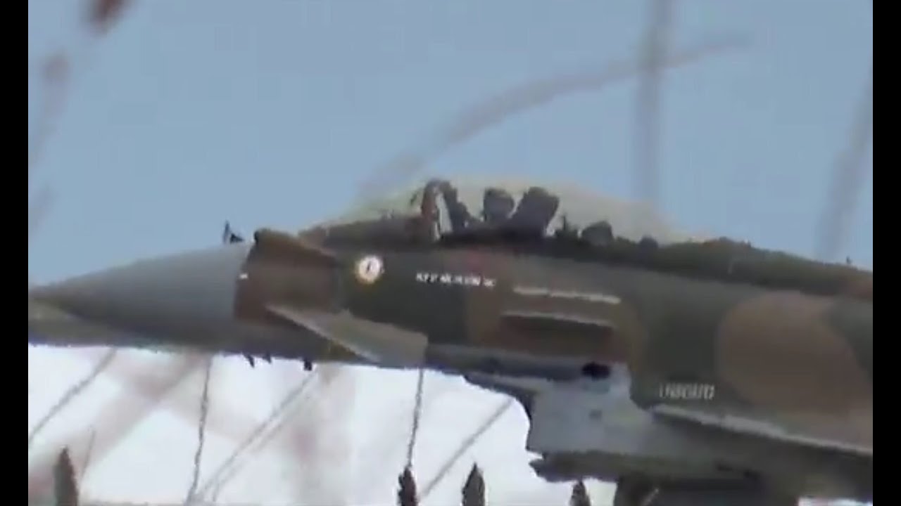 Awesome RAF Eurofighter Typhoon Display, Yeovilton 2015 - YouTube