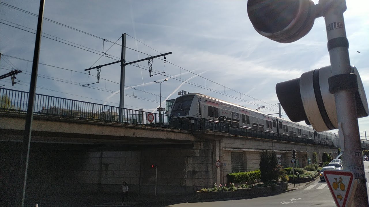 RER-A MI2N ALTEO IDF a Saint-Maur-Des-Fossées - YouTube