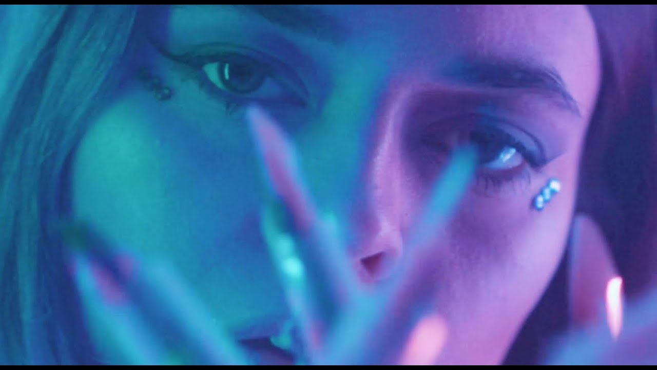 ARAE - Warm (Official Music Video) - YouTube