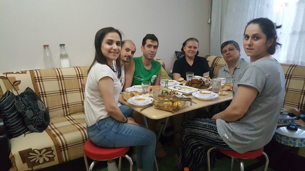 İFTARA DAVETLİYİZ , EŞİMİN DOĞUM GÜNÜNÜ KUTLADIK , SOFRA DUASI - YouTube