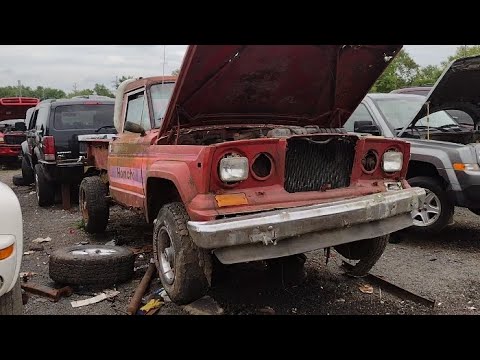 Jeep Honcho pickup truck 4 wheel drive 360 Junkyard find AMC Mopar 1981 rusty - YouTube