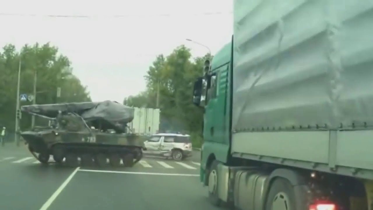 gopnik tank with hardbass - YouTube