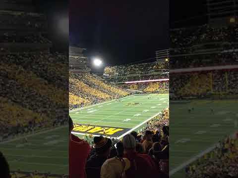 Kinnick Stadium wave - YouTube
