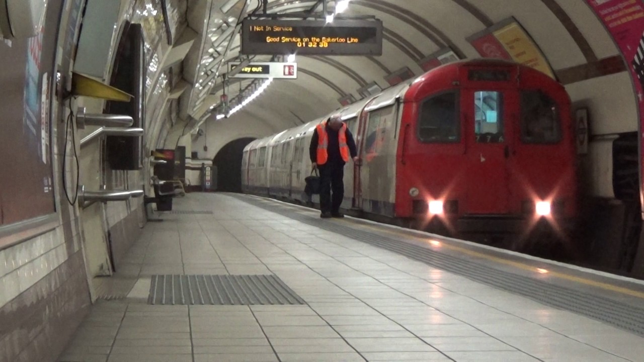 London Underground 1960 Stock L133, TRC666 and L132 at Regent's Park ...