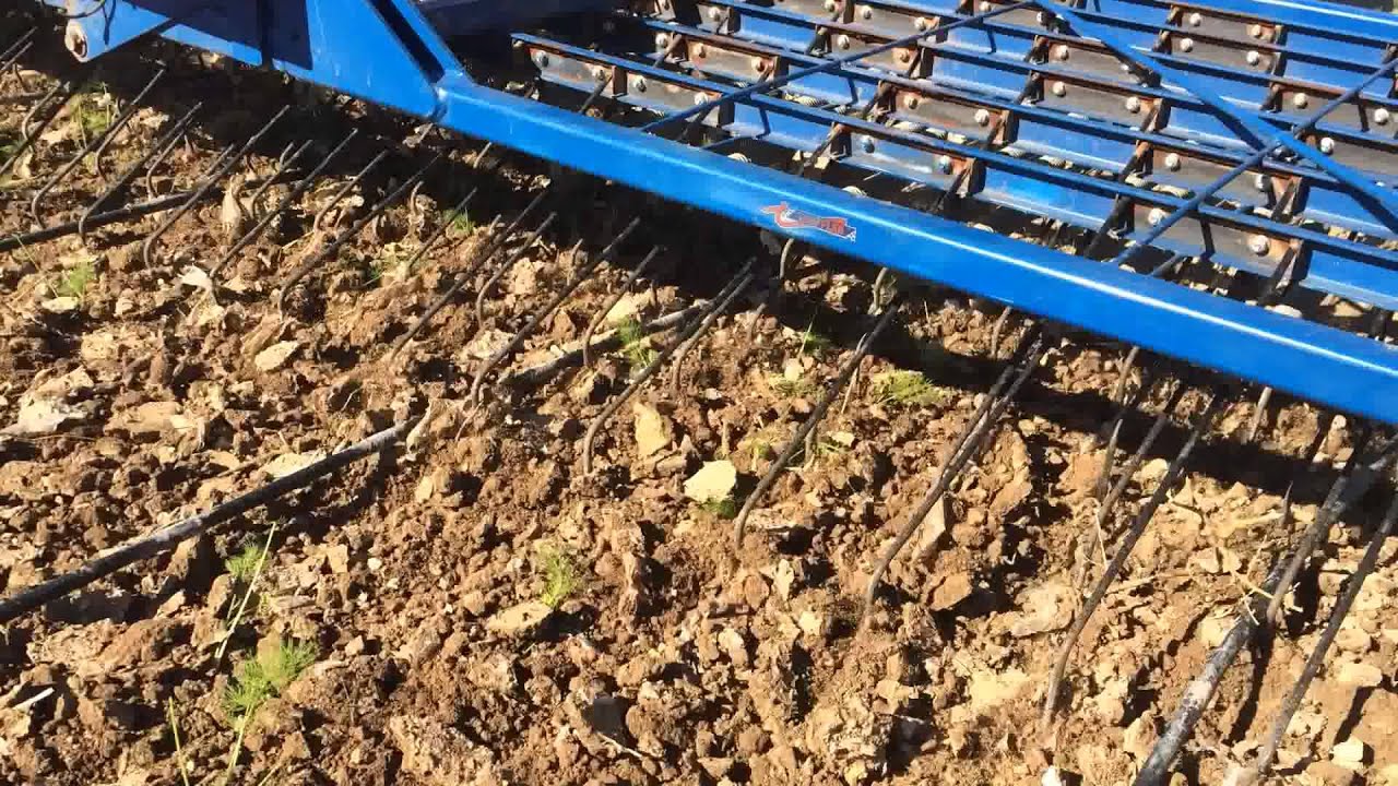 Grada de púas flexibles Treffler :: Pasando por hinojo con tubo de ...