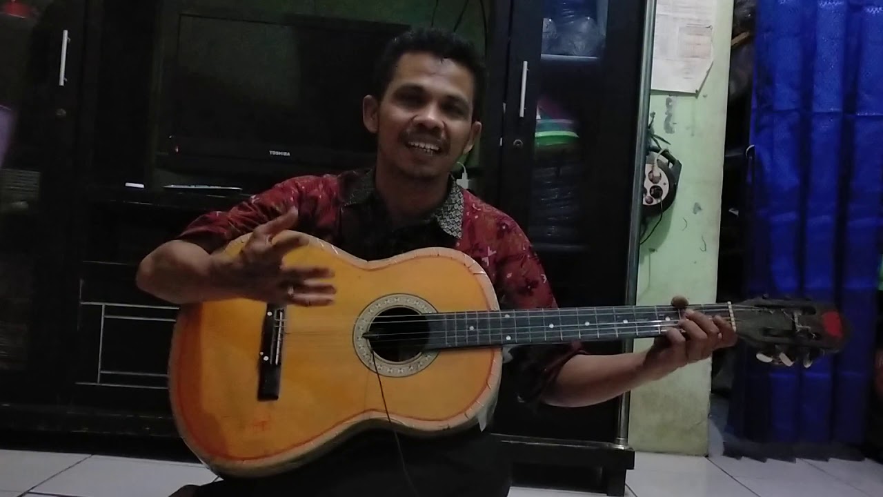 Gitar Tua Suara Masih OKE - YouTube