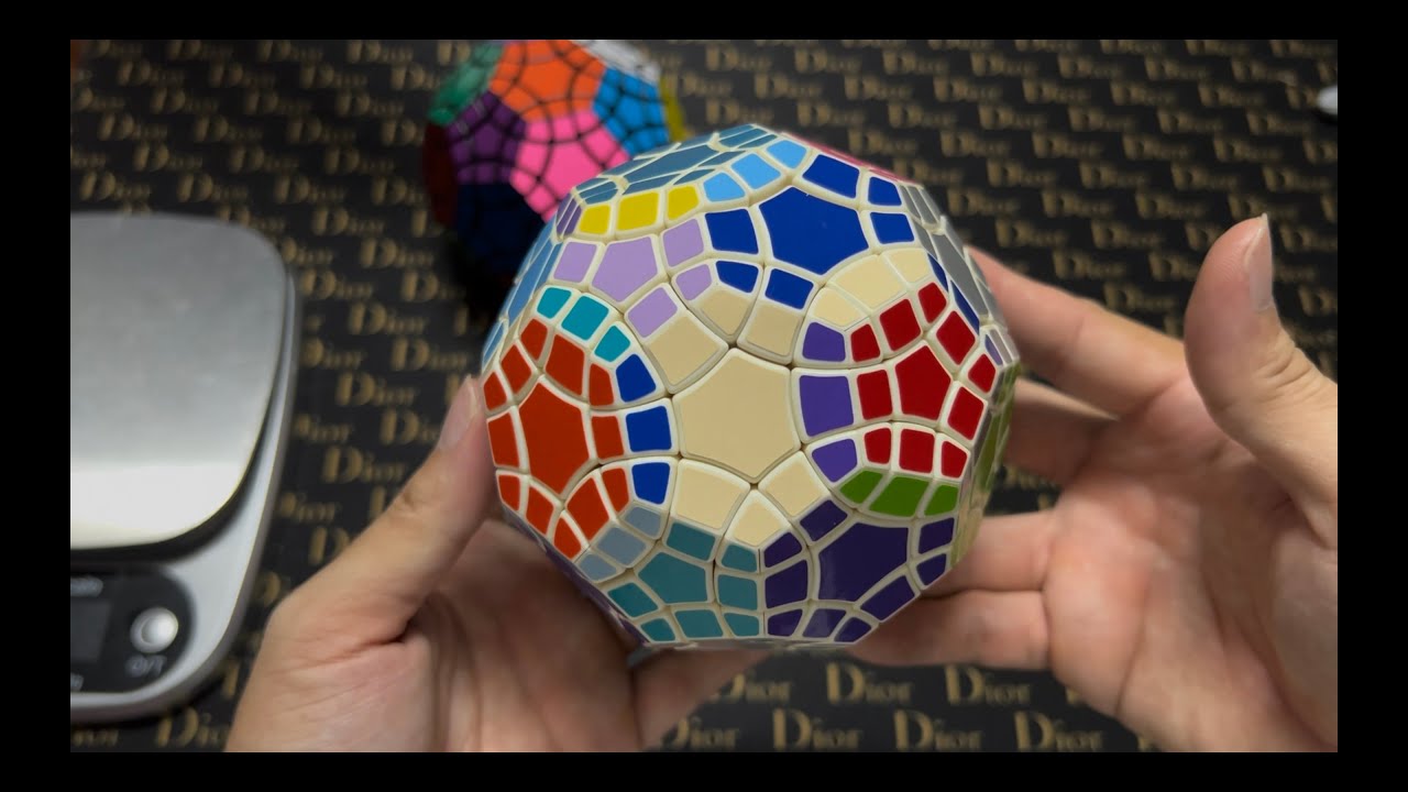 VeryPuzzle Tuttminx 1 - Curvy White version - YouTube