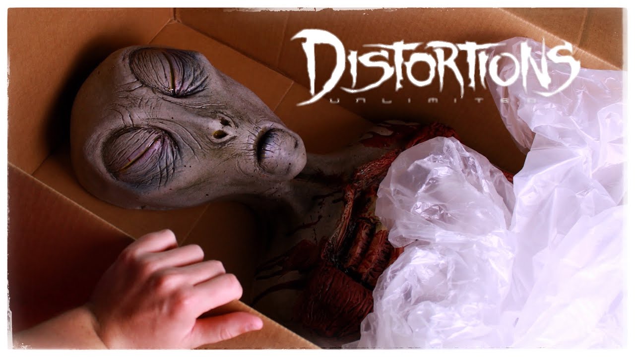 DISTORTIONS Unlimited ALIEN AUTOPSY Halloween Prop UNBOXING - YouTube