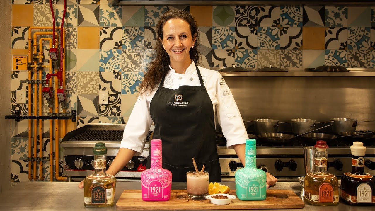 El trabajo más difícil del mundo | Chef Karla Enciso - YouTube