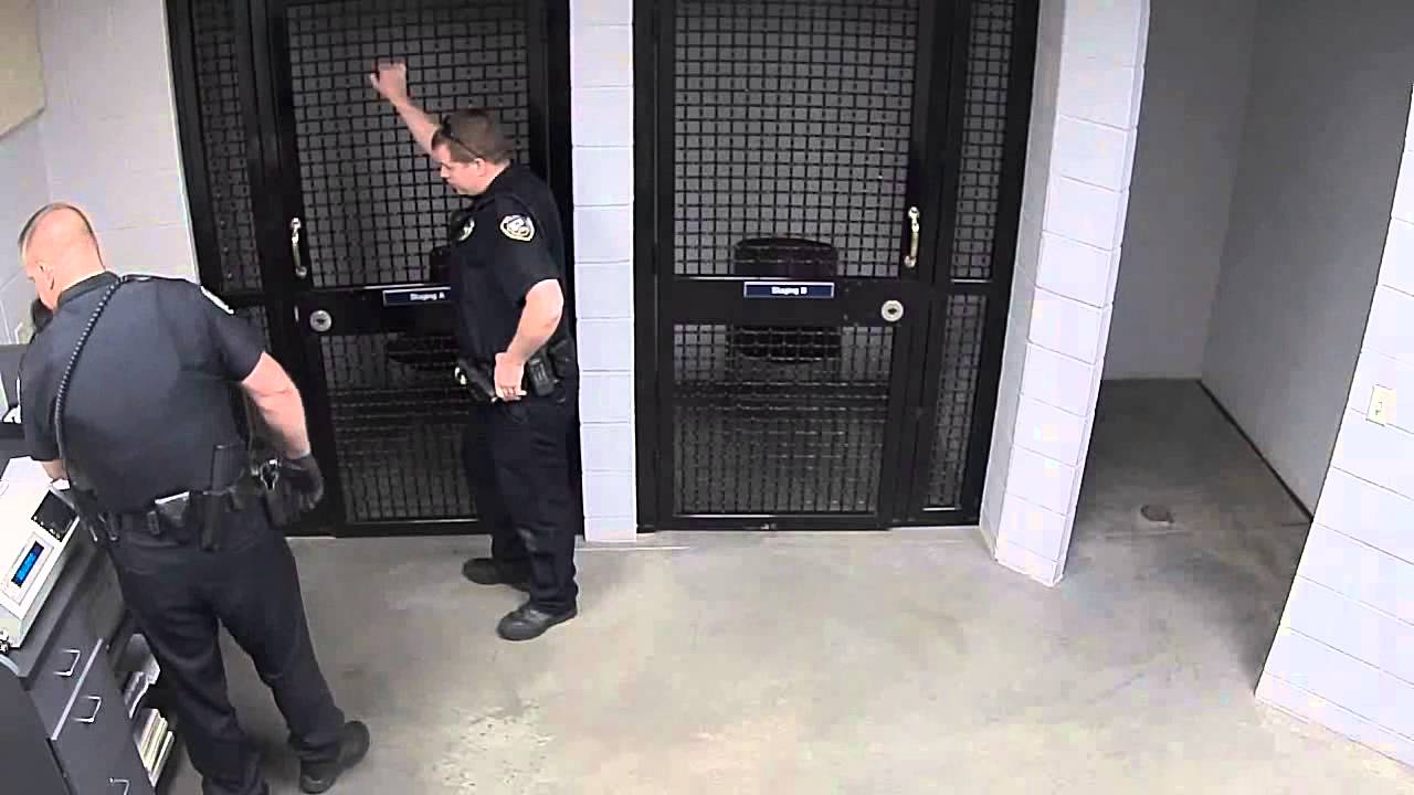 2 Policer Officer Knee 05 26 2013 - YouTube