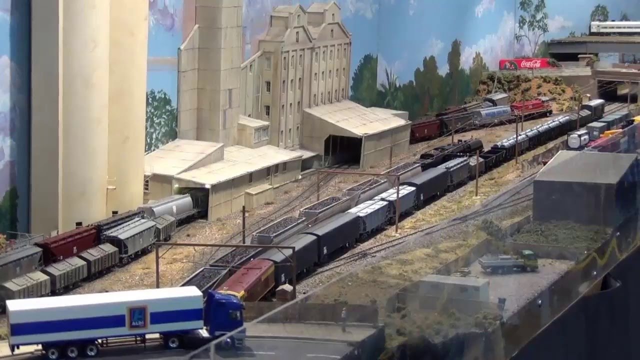 2016 Canberra Model Railway Show Ten Minute Tour - YouTube