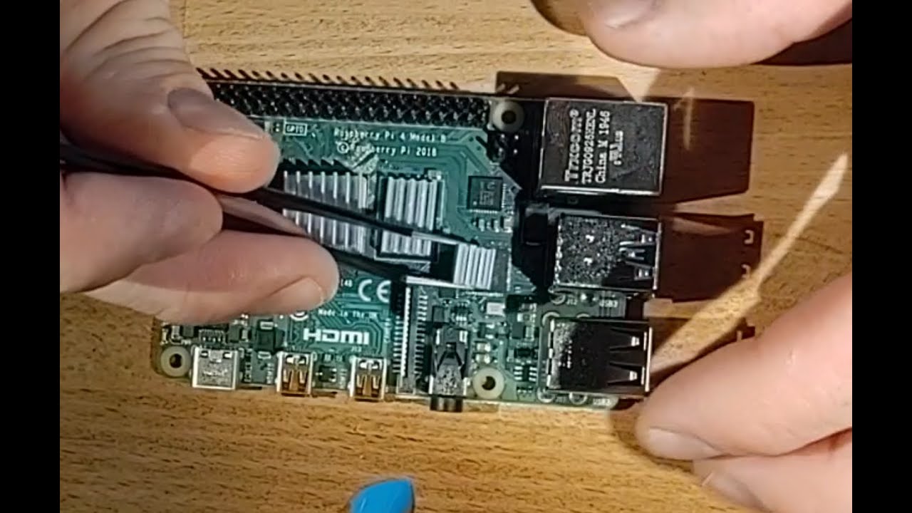 Raspberry Pi 4 - How To Attach Heat Sync - YouTube