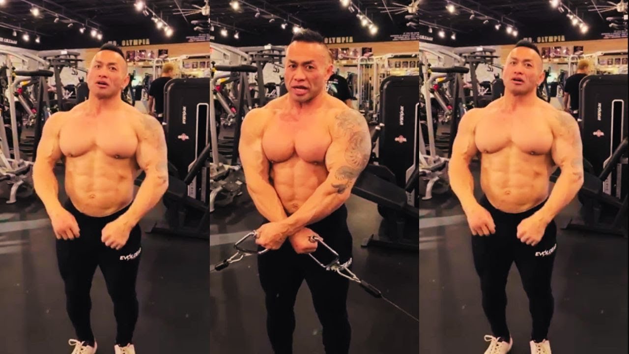 Japan Bodybuilder Muscle Flexing #11 - YouTube