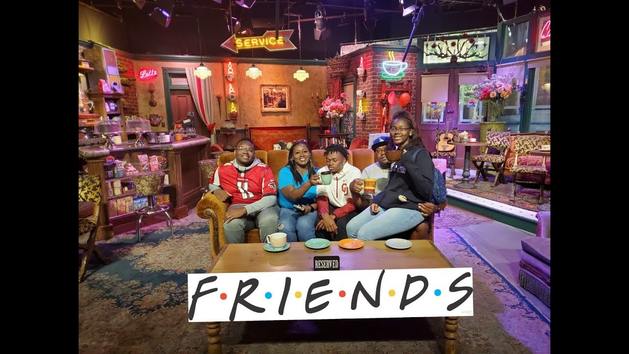 Warner Brothers Studio Tour | Friends Set | RWTR - YouTube