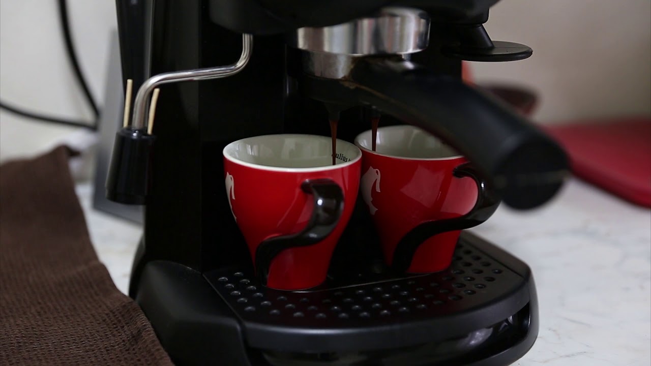 Cappuccino and espresso macchiato with DeLonghi EC200 - YouTube