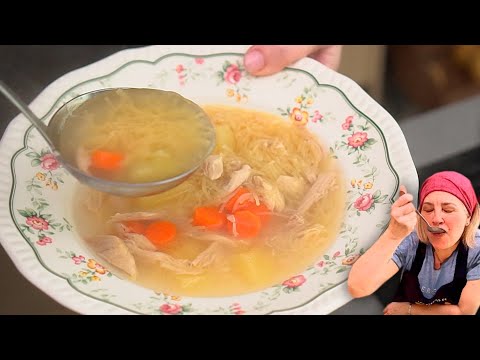 Sopa de pollo fácil, rica y económica
