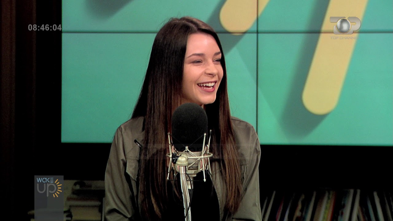 Wake Up/ Inis Neziri: Kënga “E theve” u krijua nga prindërit e mi - YouTube