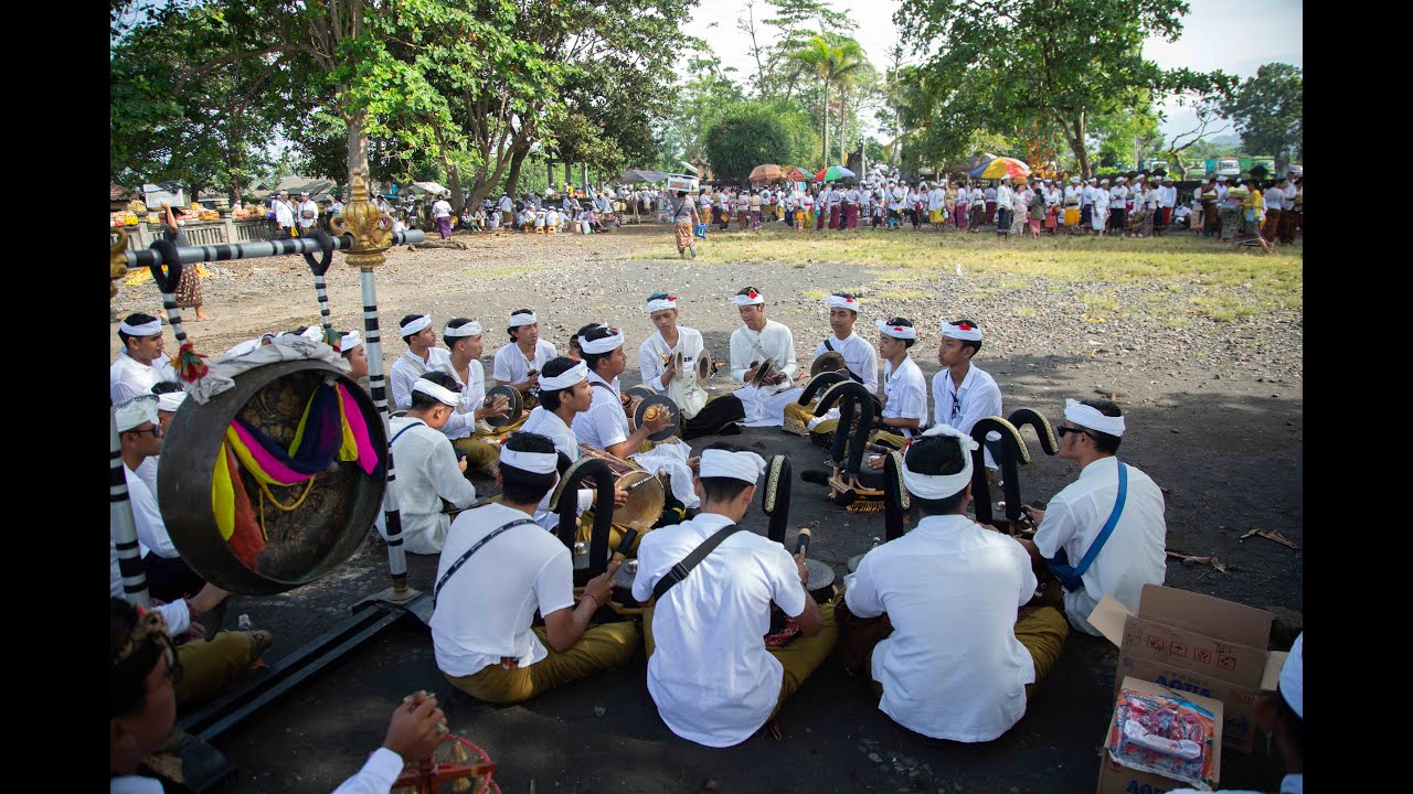 Beleganjur Bebarongan Desa Adat Sulahan - YouTube