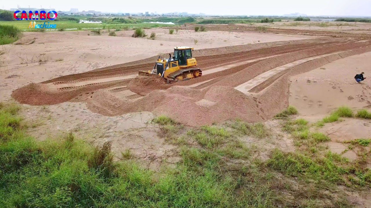Starting New project! Strongly mighty Dozer pushing sand & dump truck ...