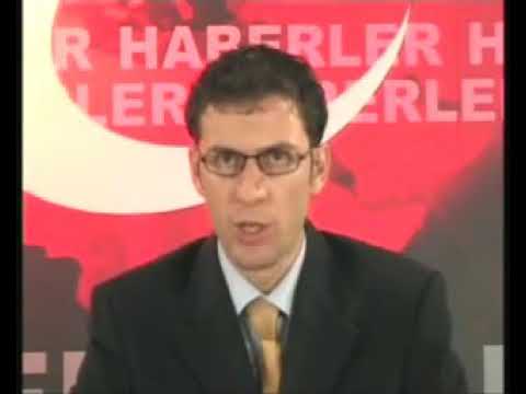 Kafasına tabela düşen muhabir