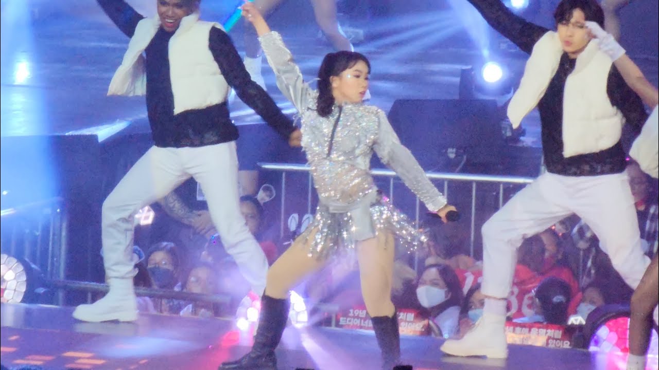 Lady Pipay - Intro, Full performance | BE YOU 2 in Manila 221209 - YouTube