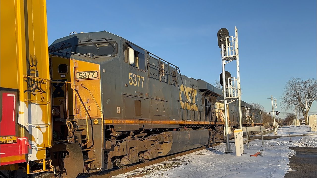 CSX M326 in Grandville with CSX 7042 leading on 1/9/25 - YouTube
