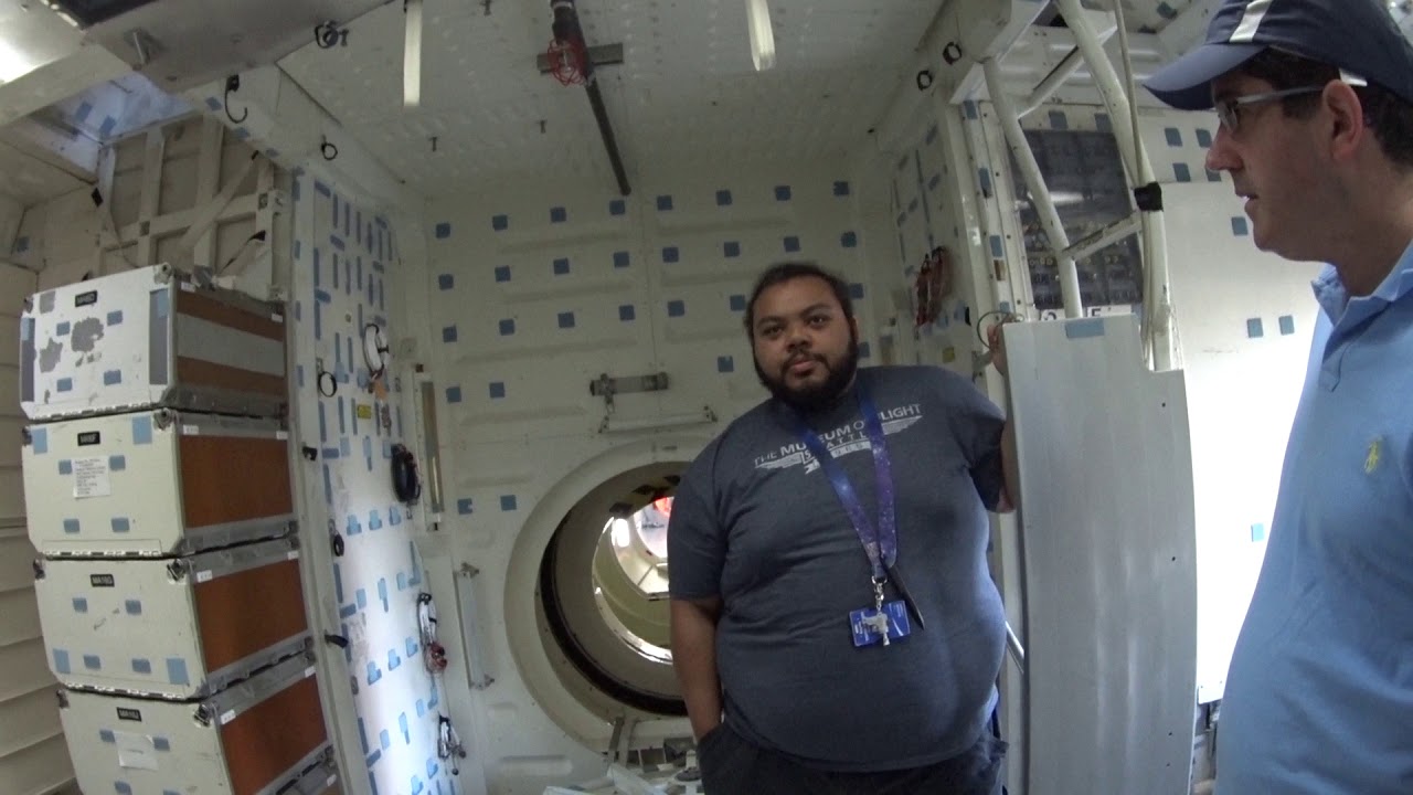 Space Shuttle Simulator - Boeing's Museum of Flight (1/2) - YouTube