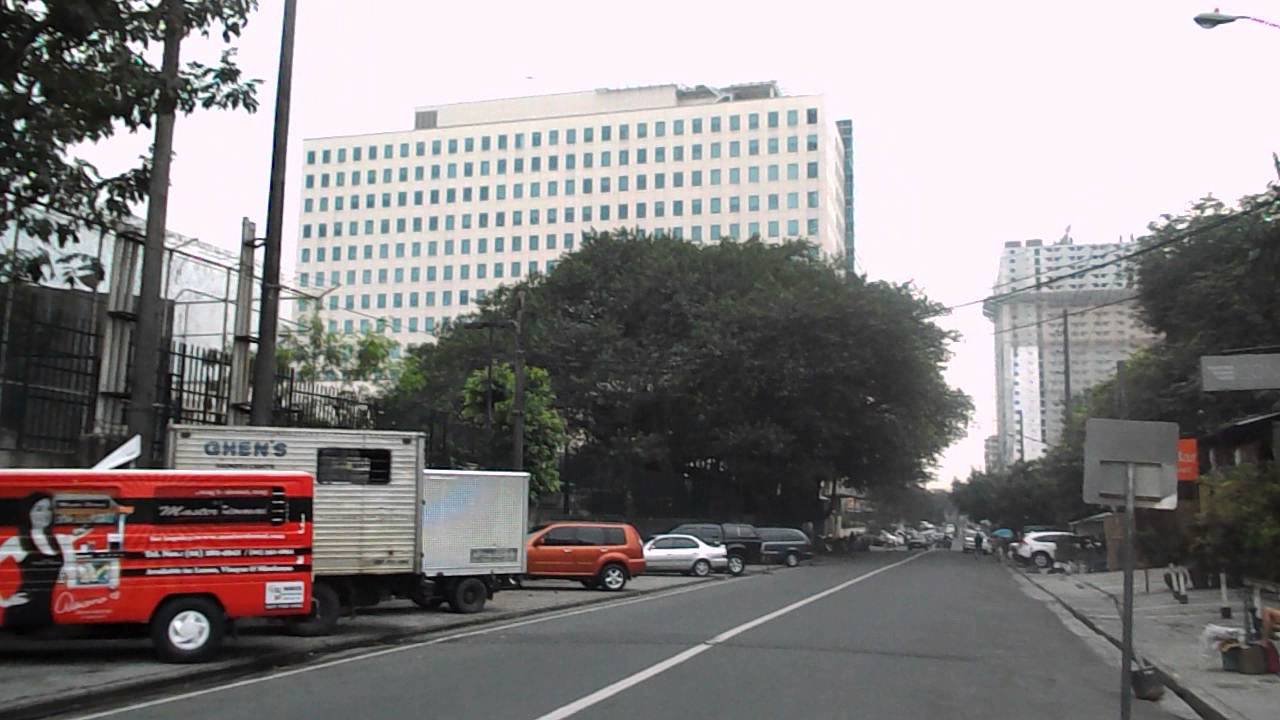 A walk on the streets of ABS-CBN and its gigantous Transmitter - YouTube